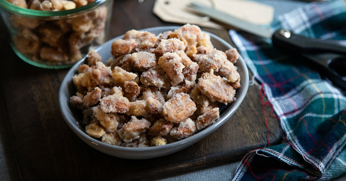 Old-Fashioned Sugared Nuts {stove top w. sour cream} | {DIY Gift}