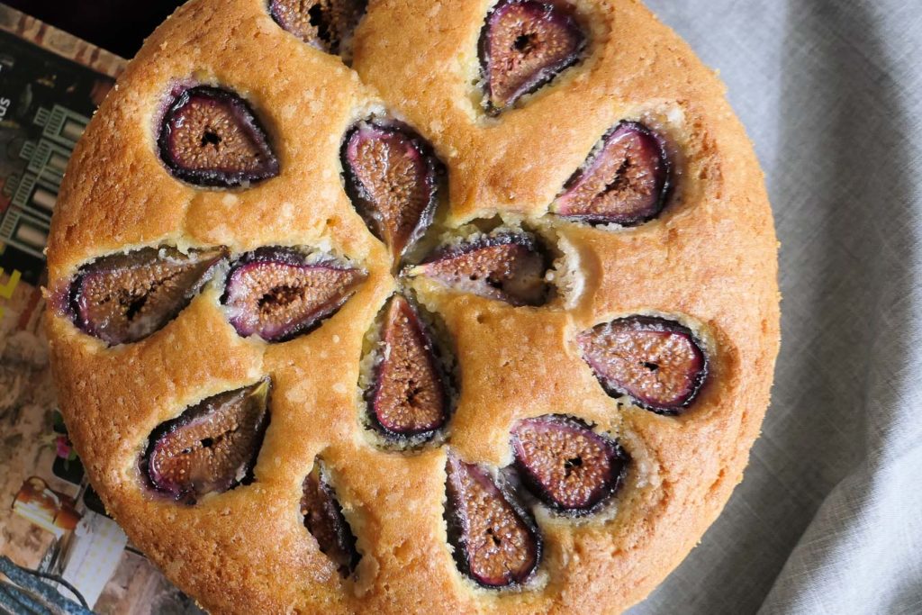 Fig Cake {Torta di Fichi} - Summer Fruit Cake Recipe