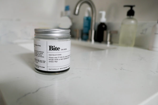 Best Natural Toothpastes with & without Fluoride